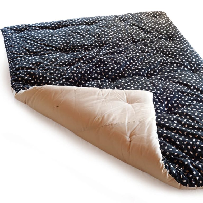 Japanese Futon Quilt, Artisan Handmade (Fabric: Suzuneko pattern Black ...