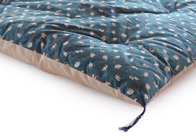 Japanese Futon Quilt, Artisan Handmade (Fabric: Suzuneko pattern Blue ...
